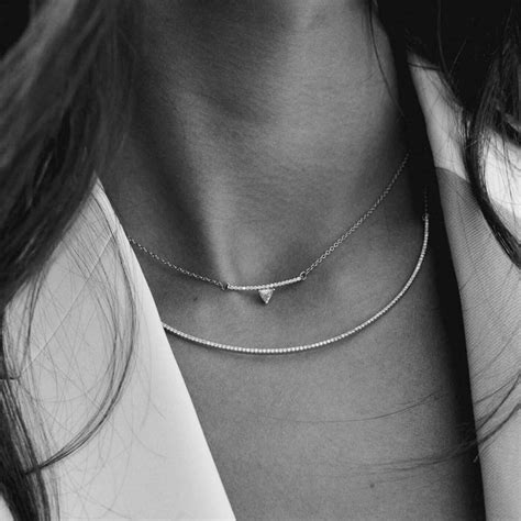 Shewel Curve Necklace Jewelry Saphir