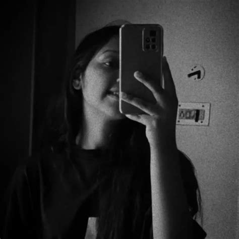 🦋 Sakshi0067 • Threads Say More