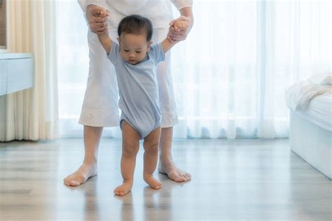 Trẻ tháng tuổi Mốc phát triển và nhu cầu dinh dưỡng Hello Bacsi