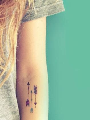 50 Striking Arrow Tattoo Design Ideas And Meaning The Trend Spotter