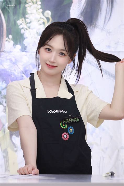 ᴡᴏɴᴋɴɪᴇʜᴡ On Twitter 소녀 연예인 포니테일