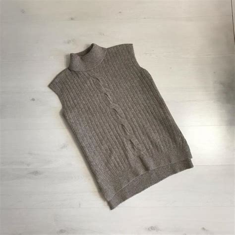 Тепла оверсайз жилетка — ціна 200 грн у каталозі Жилети Купити жіночі речі за доступною ціною на