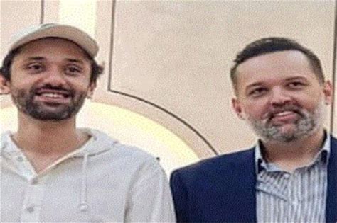 محمد محمود عبد العزيز يهنئ شقيقه كريم بعيد ميلاده فن النهار