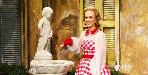 Kristen Wiig 12 Tiny Hand Lady Ideas To Save Today Snl Skits Bones