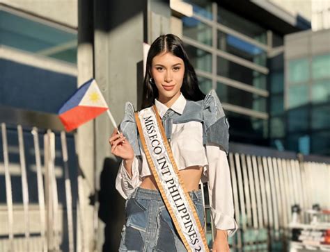 Pinasaya Ng Mga Reyna Ng Cebuana Si Chantal Schmidt Sa Kanyang Miss Eco International Quest