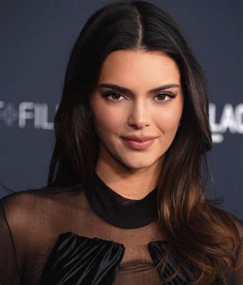 Pin By Sarah On Hollywood Celeb Hairstyles For Thin Hair Hair Color