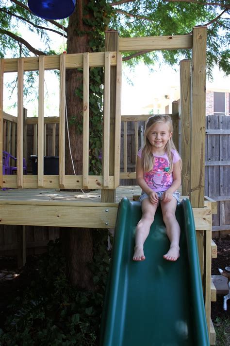 Crafty Texas Girls Build A Tree House