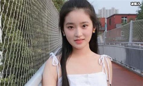 林青霞女儿被扒 网友为何都说与妈妈比差远了 明星 冰棍儿网