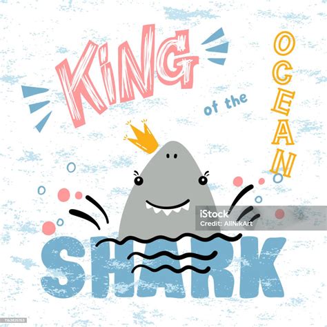 귀여운 웃는 왕 상어와 함께 아이들을위한 티셔츠 인쇄 디자인 만화 낙서 재미 상어 얼굴 벡터 카드 스칸디나비아 보육 인쇄 또는 포스터 디자인 공주에 대한 스톡 벡터 아트 및