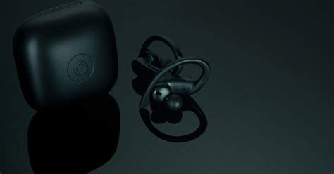 Powerbeats Pro Not Playing Any Sound Try These Easy Fixes Headphonesty