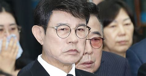 설운도 촉촉해진 눈가