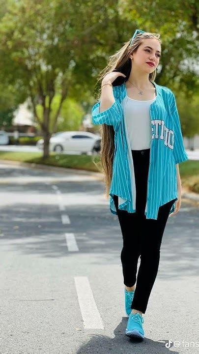 Lana Rhoades لانا رودس مشاهير امريكا من فضلك اشترك في القناه Youtube