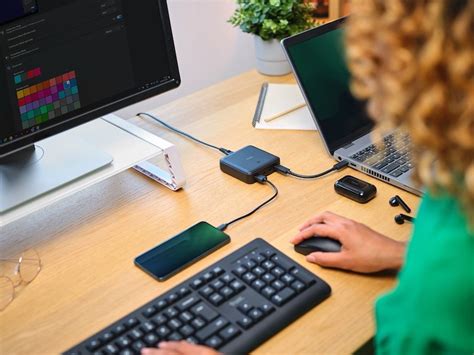 Trust MAXO 100W 4 PORT DESKTOP CHARGER Black Comet