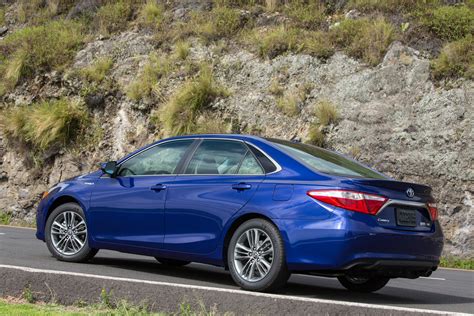 Toyota Camry Hybrid Review Toyota Camry Hybrid Mpg And Miles Per Tank Gearopen Com