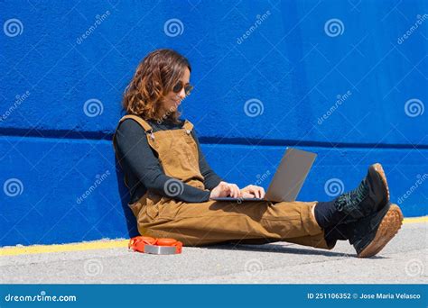 улица женщин в солнечных очках Стоковое Фото изображение