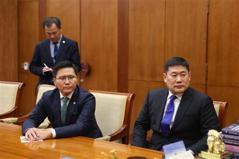 Хөдөлмөр нийгмийн хамгааллын сайдад нэр дэвшигчийг Ерөнхийлөгчид танилцуулав Өглөө мн