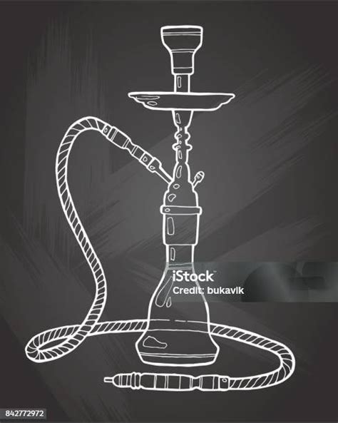 Shisha 물 담 뱃 대 손으로 그려진된 낙서 벡터 물 담 뱃 대 바 또는 라운지에 대 한 칠판에 고립 된 그림 물 담 뱃 대 흡연 파이프 허블 버블 오리엔탈 바의 벡터