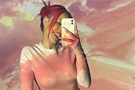 Python Как сделать так чтобы телеграм бот реагировал на слово фото Stack Overflow на русском