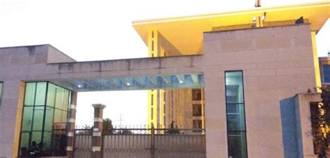 Escorts World Schoolkanpur Overview