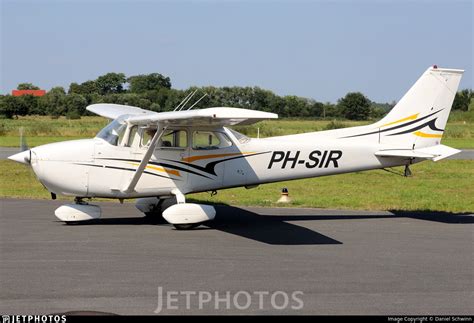 PH-SIR | Reims-Cessna F172M Skyhawk | Private | Daniel Schwinn | JetPhotos
