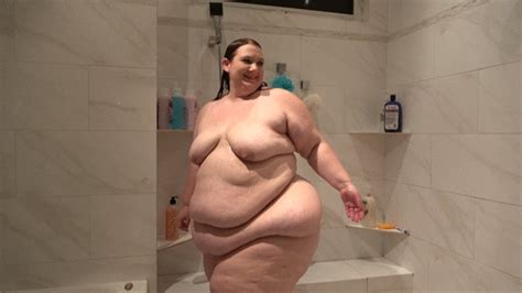 Kayla Peach Washes Her Sensual Supersized Body Kayla Peach Clips Clips Sale