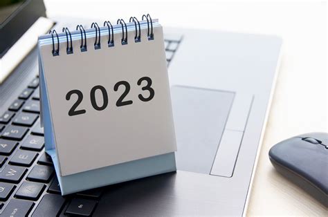 Правительство установило календарь выходных и праздничных дней в 2023 году Российская газета