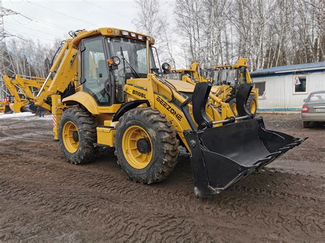 Экскаватор-погрузчик Beezone B110BL - ТРАКСТОР