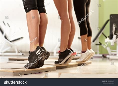 8 Hundred Muscular Calves Female Athletes Royalty Free Images Stock