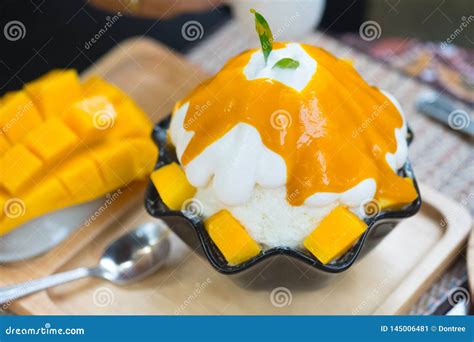 Bingsu Mango Ice Cream Korean Dessert Stock Image Image Of Mango