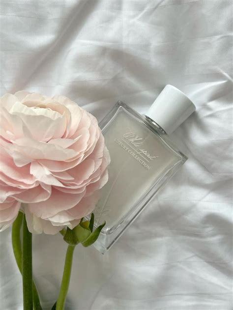 Парфюм цветы весна эстетика визуал контент women flower visual content ...