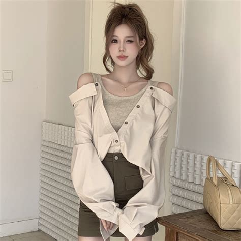 페이크 투피스 오프숄더 숏 루즈핏 긴팔 셔츠핏 유니크 니트 오프숄더 티셔츠 Oc124035