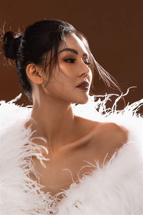 Hoa H U Kim Nguy N Khoe D Ng G I C M B O D N Tr