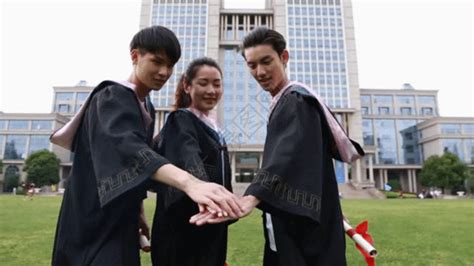 大学生毕业季动图图片 正版素材401083286 摄图网