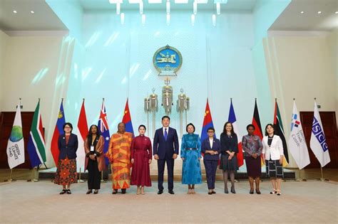 У Хүрэлсүх Жендерийн тэгш байдлыг хангаж эмэгтэйчүүдийн эрхийг хамгаалах нь хүний эрхийн