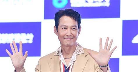 이정재 원로영화인 단체에 5천만원 기부 선배들 가난·병고 가슴 아파