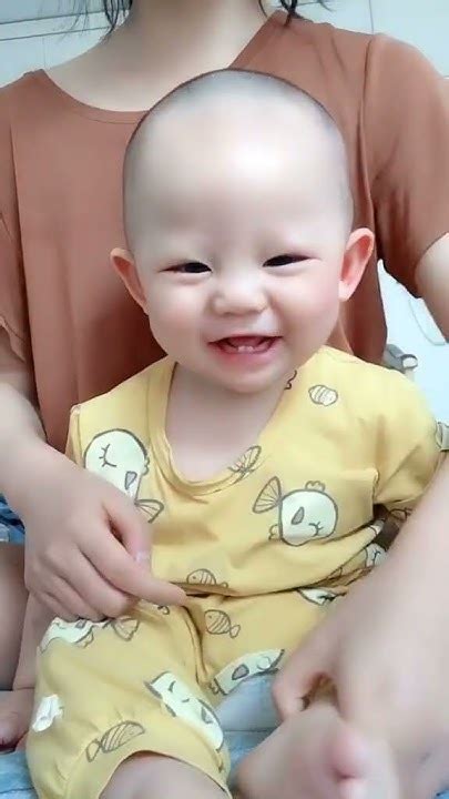 被迫营业的孩儿，还在乐呵😂 Youtube