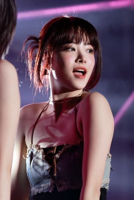 [포토] 르세라핌 홍은채 걸어봐 위엄 Like 라이옹