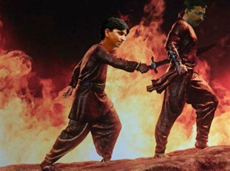 Kumar Vishwas Arvind Kejriwals Aap Crisis Over But Bahubali 2 Inspired