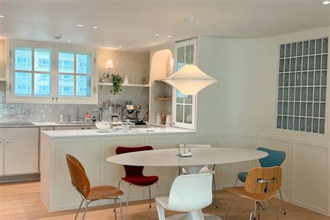 세련된 선 처리와 가구 배치까지 유니크하게 완성한 신혼집 라이프스타일 슈퍼앱 오늘의집