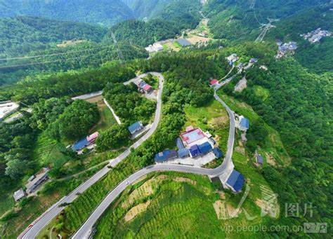 湖北巴东：农村公路带动产业发展 人民图片网