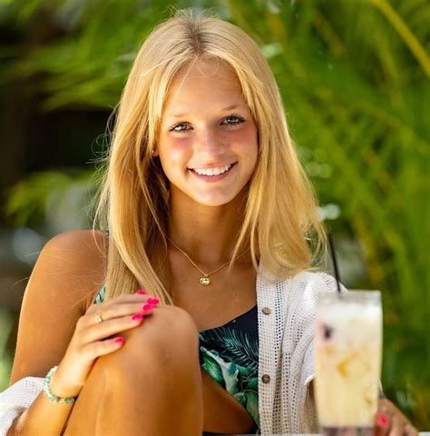 Who Is Natalie Grace Mode Allow Us To Introduce You Swimsuit Models Famous Models Model