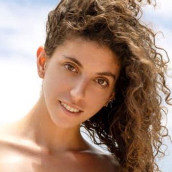 Luna Naked Babe Page Watch This Adult Model On FreeOnes