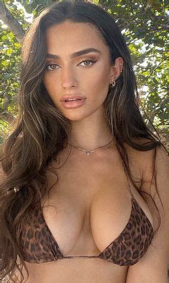 Sophia Chugranis Boobpedia Encyclopedia Of Big Boobs