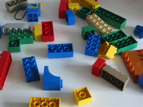 Segment Pixels In An Image Based On Colour Matlab Stack Overflow