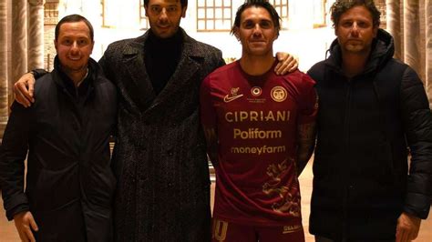 Serie C Ufficiale Lex Cagliari Nicolas Viola è Un Nuovo Giocatore