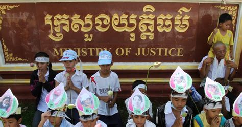 ព័ត៌មានពេលរាត្រី ១០ មករា៖ អ្នក តាមដាន ជំរុញ រដ្ឋាភិបាល ឱ្យ ពង្រឹង យុត្តិធម៌ សង្គម ដើម្បី ផ្តល់