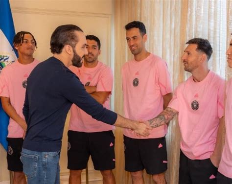 La Foto El Saludo Entre Nayib Bukele Y Leo Messi En El Salvador