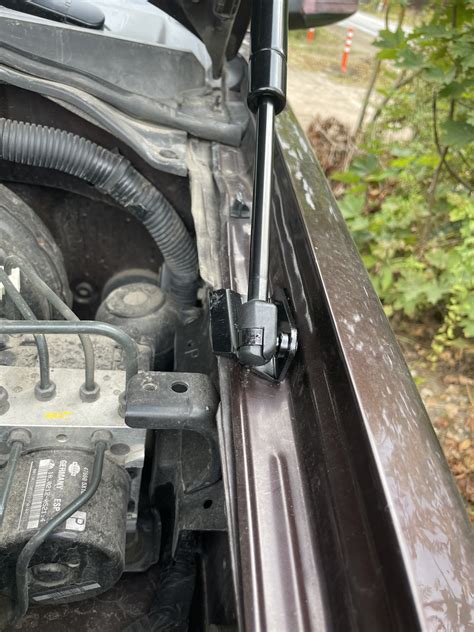 Опорная штанга капота — Nissan Pathfinder (3G), 2,5 л, 2010 года ...