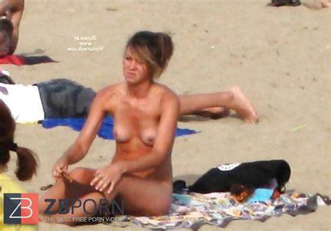 Beach Unwrapping Unwrap Or Getting Naked ZB Porn