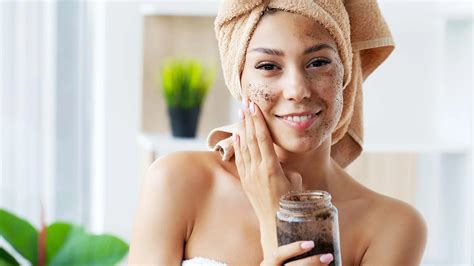 Caffeine In Skincare What It Does And How It Works Zicail